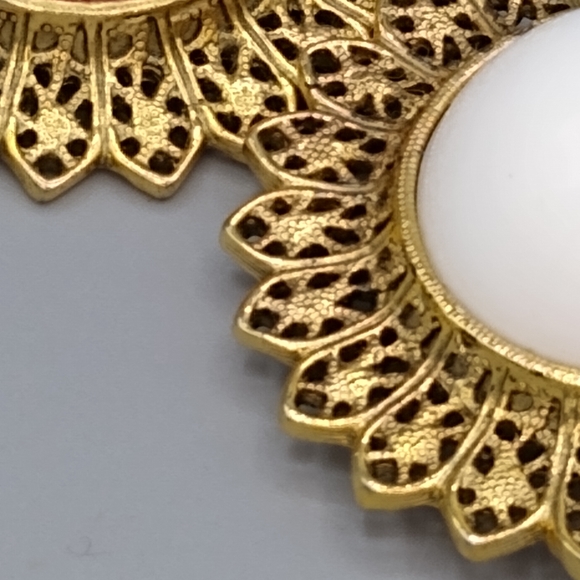 Vintage | Jewelry | Red White Lucite Cabochon Gold Tone Filigree Set Of ...